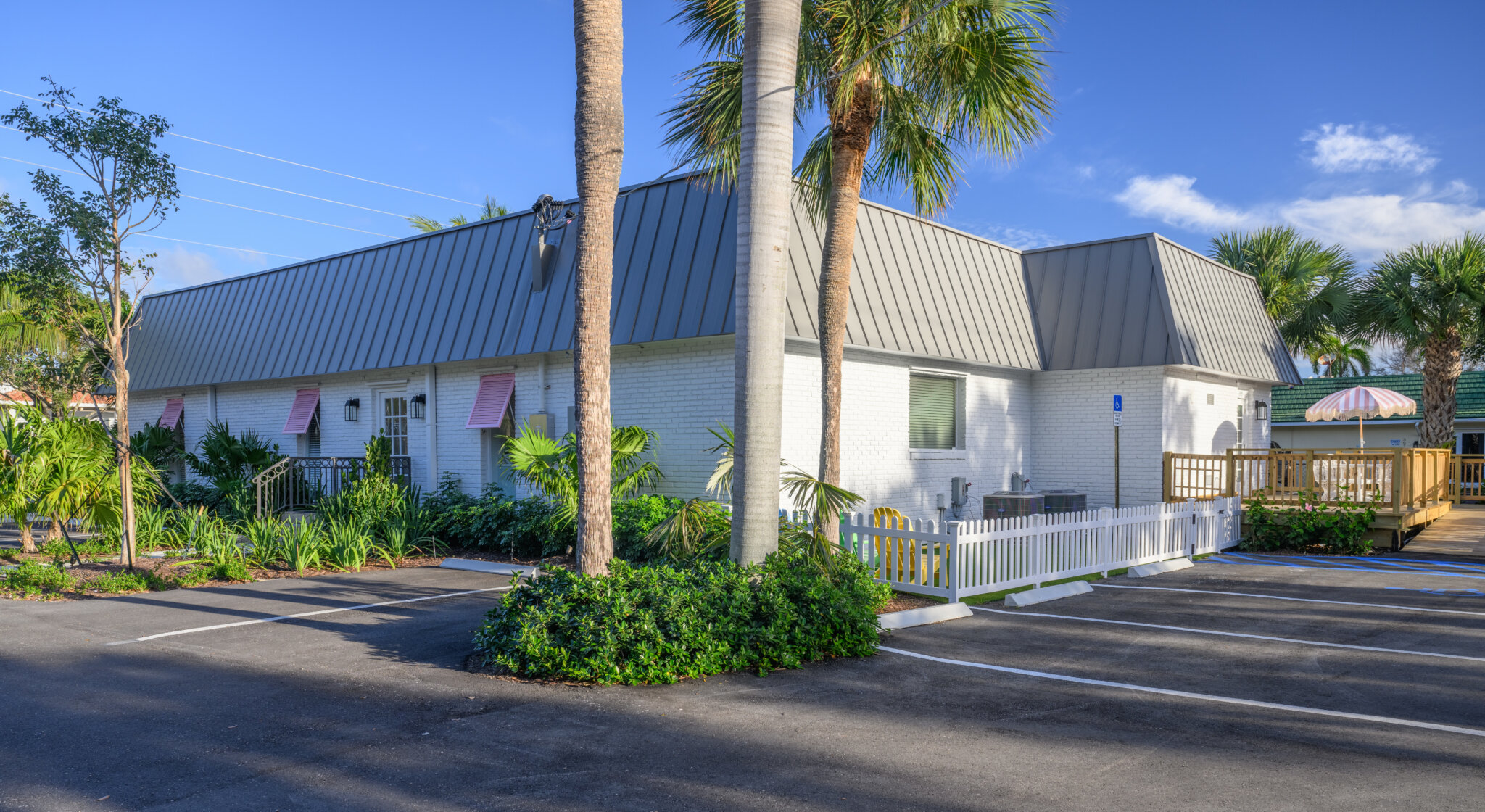 A Modern Approach To Vet Care | About The Beach House Vet in Tequesta ...
